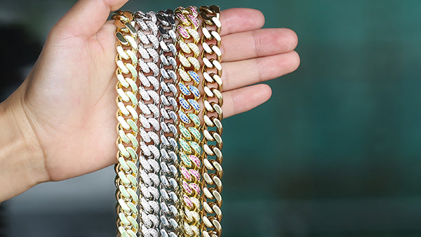 How Do You Choose The Materials of The Cuban Link Chain? – krkc&co